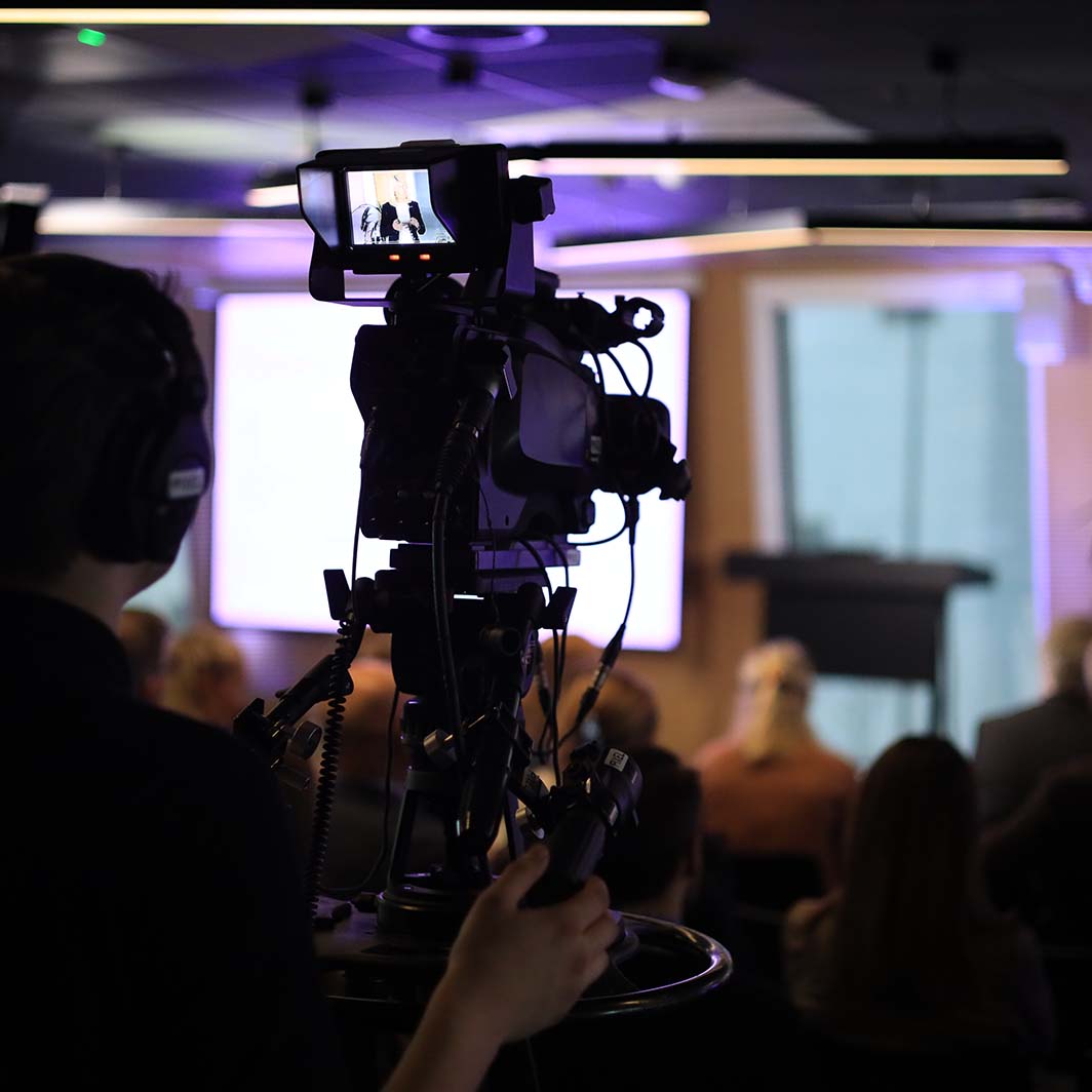 Møter mellom mennesker. Macsimum.